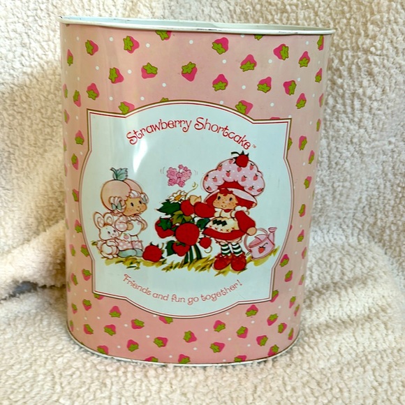 Strawberry Shortcake | Other | Vintage 8s Metal Strawberry Shortcake ...